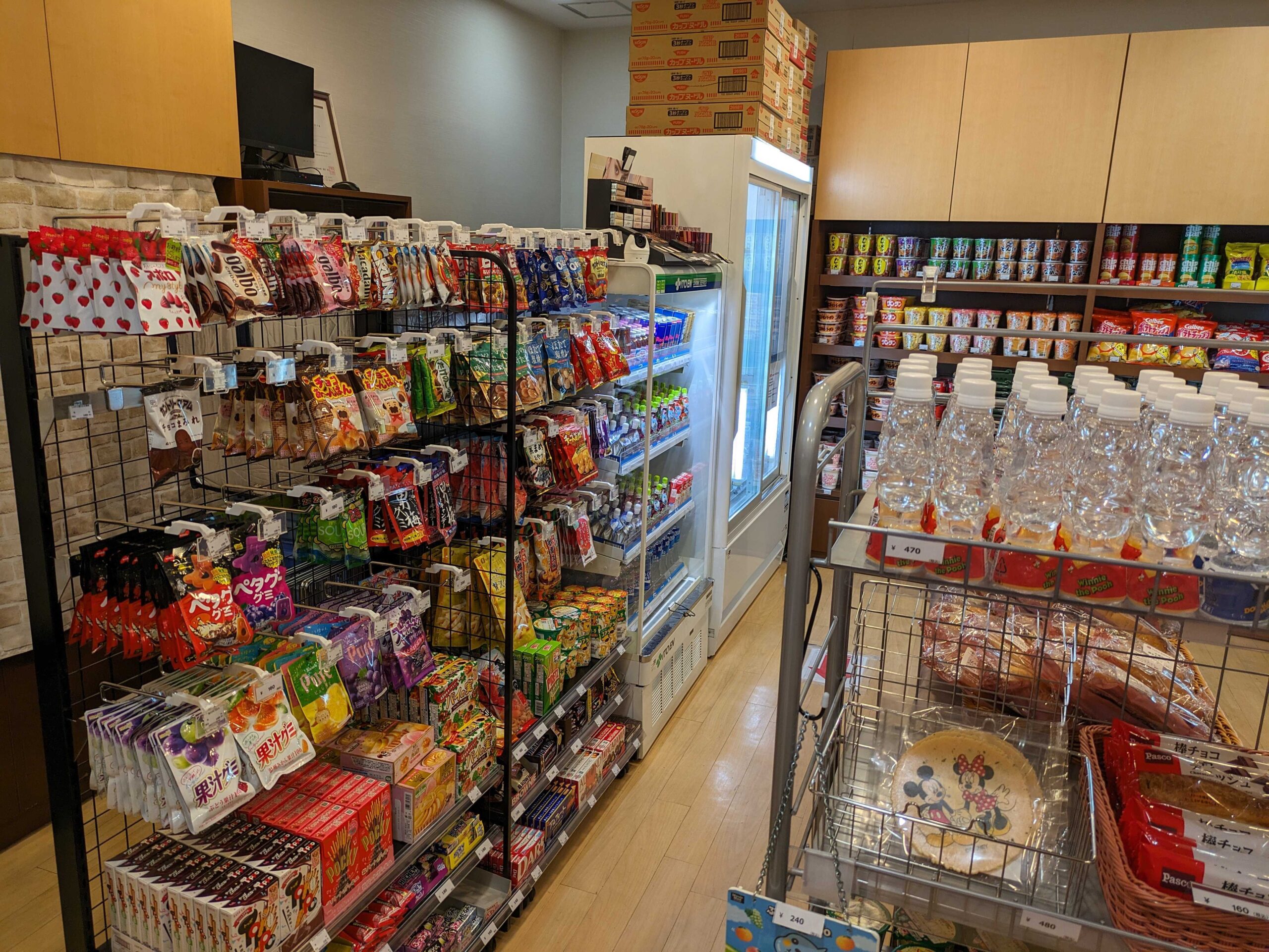 ナカムラ株式会社 『シェラトン・グランデ・トーキョーベイ・ホテル』内のショップ 『Shop lupine』 | 無人決済・セルフレジなら ...